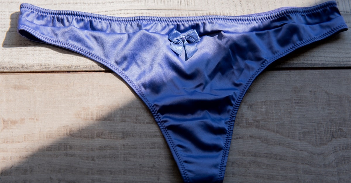 Estaba segura de que el lazo en el frente era una simple decoración, pero tiene su propio ...